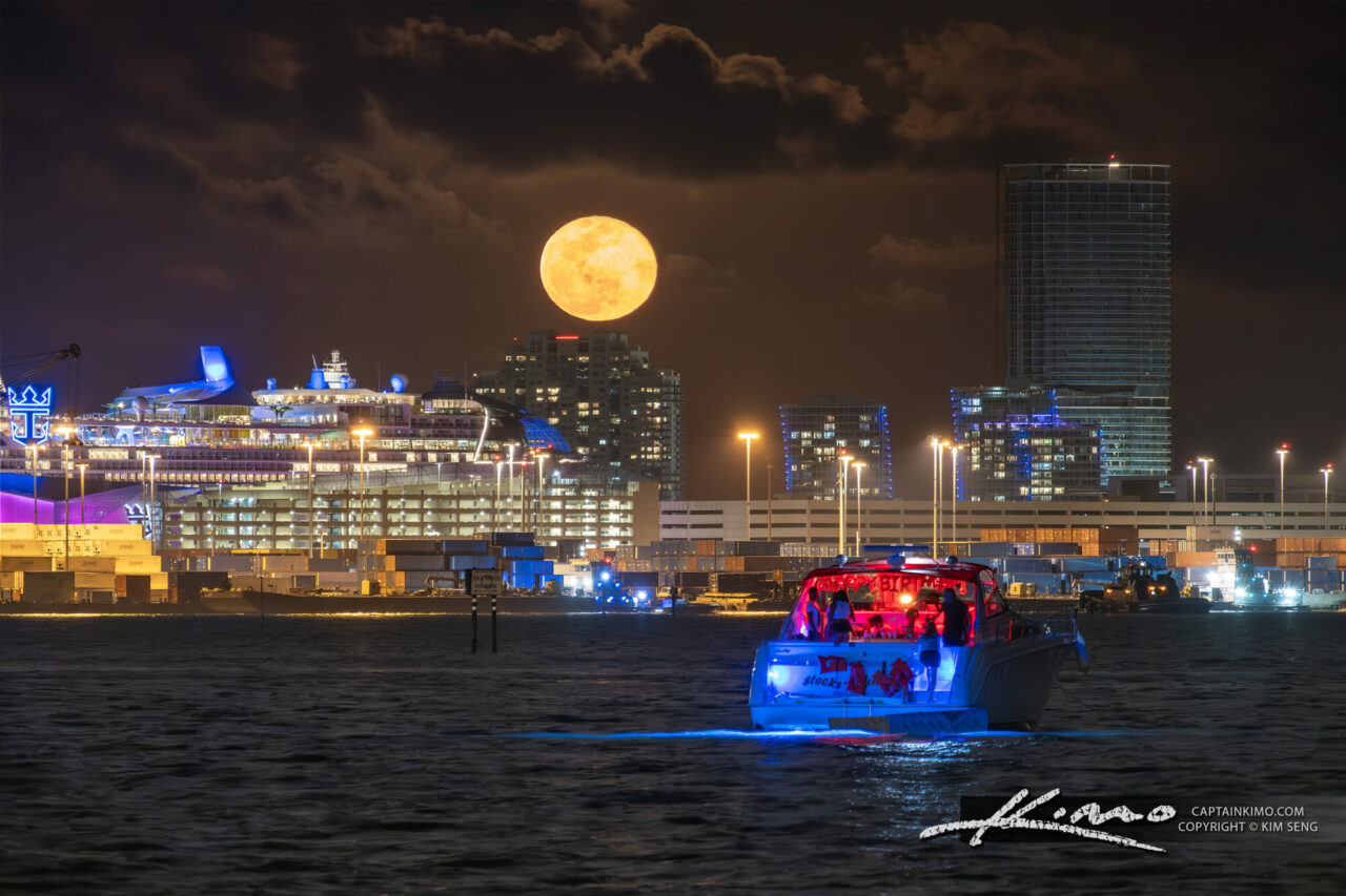 Harbor Moonrise in Miami Port of Miami with Icon at Sea | HDR ...