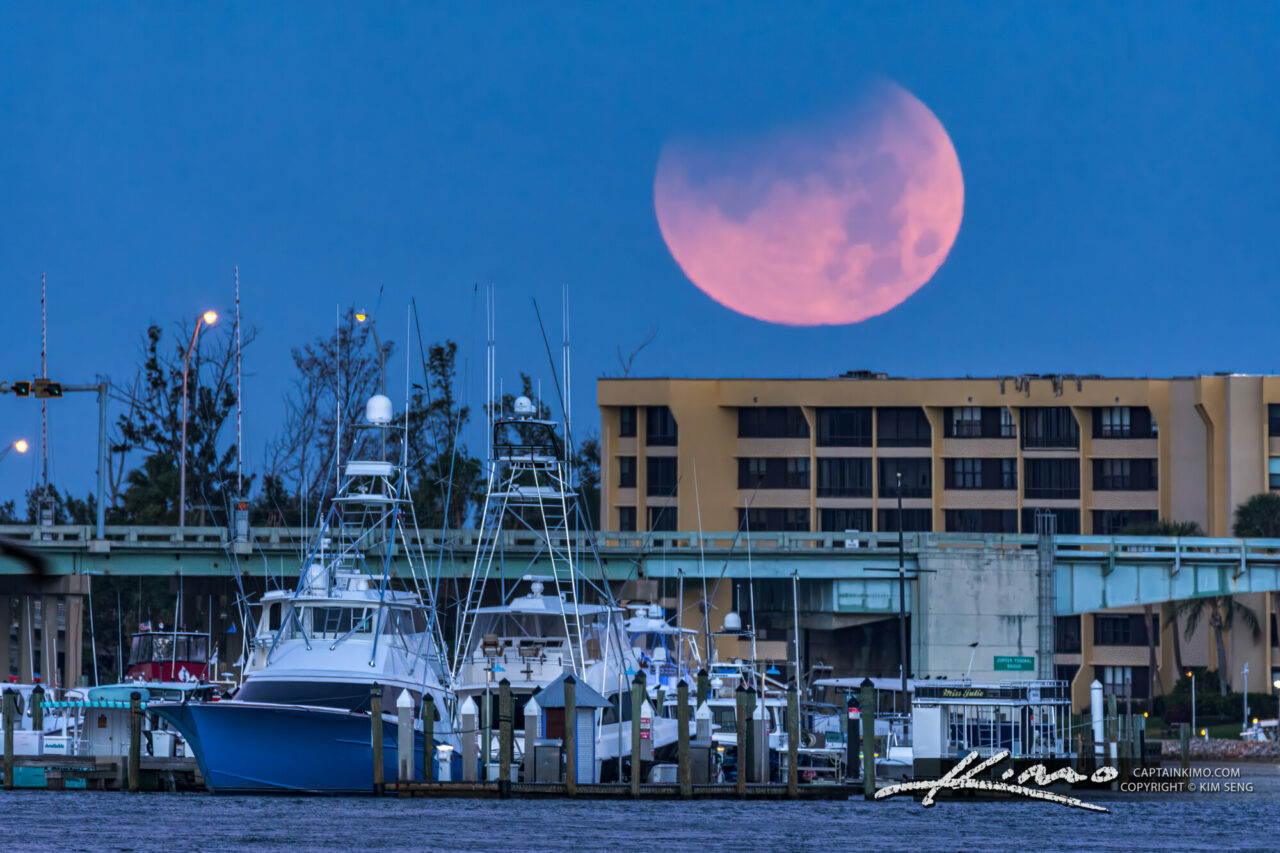 Partial Lunar Eclipse Over Jupiter Marina 2018 | HDR Photography by ...